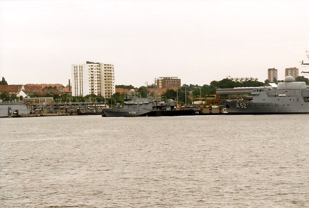 FLOTTENDIENSTBOOT - A-52 - "OSTE" - Fernmeldeaufklärung der ...