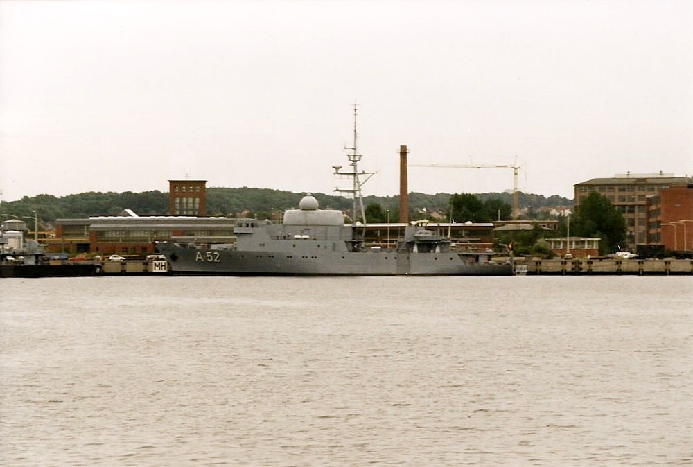 FLOTTENDIENSTBOOT - A-52 - "OSTE" - Fernmeldeaufklärung der ...