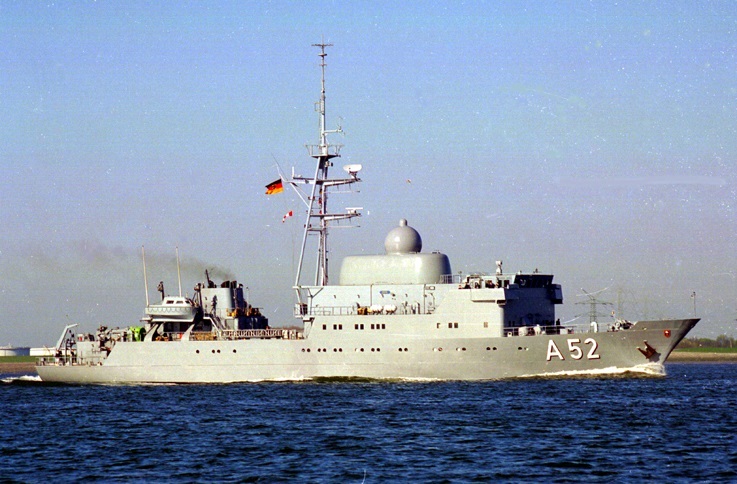 FLOTTENDIENSTBOOT - A-52 - "OSTE" - Fernmeldeaufklärung der ...