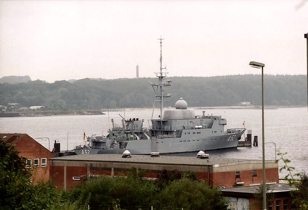 FLOTTENDIENSTBOOT - A-52 - "OSTE" - Fernmeldeaufklärung der ...